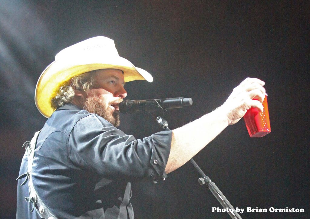 Toby Keith live! : Illinois Entertainer