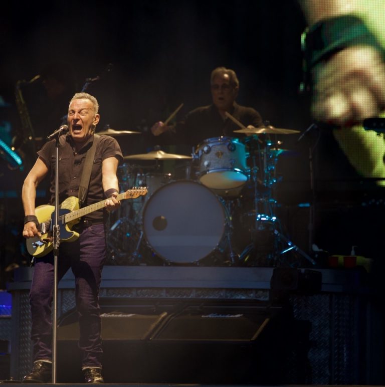 Live Review and Photo Gallery: Bruce Springsteen at Wrigley Field ...